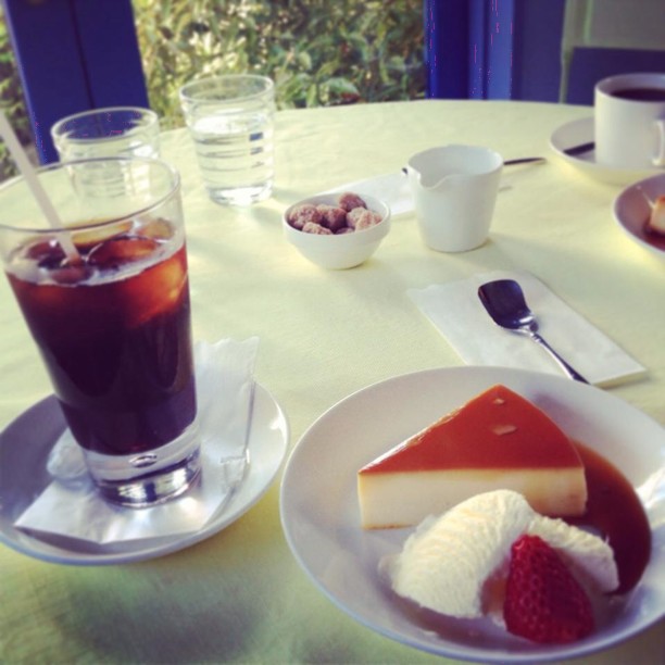 Cafe Den ()