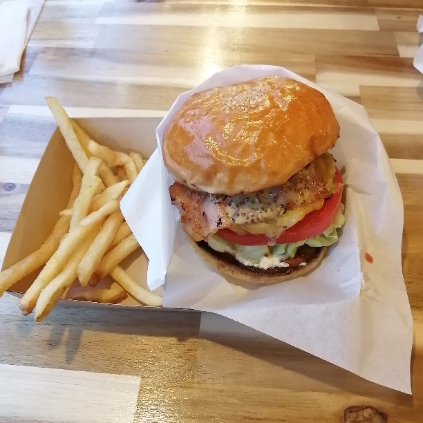 CHEERS PARK BURGER (ハンバーガー)