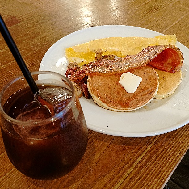 EIGHT TO FIVE (カフェ)