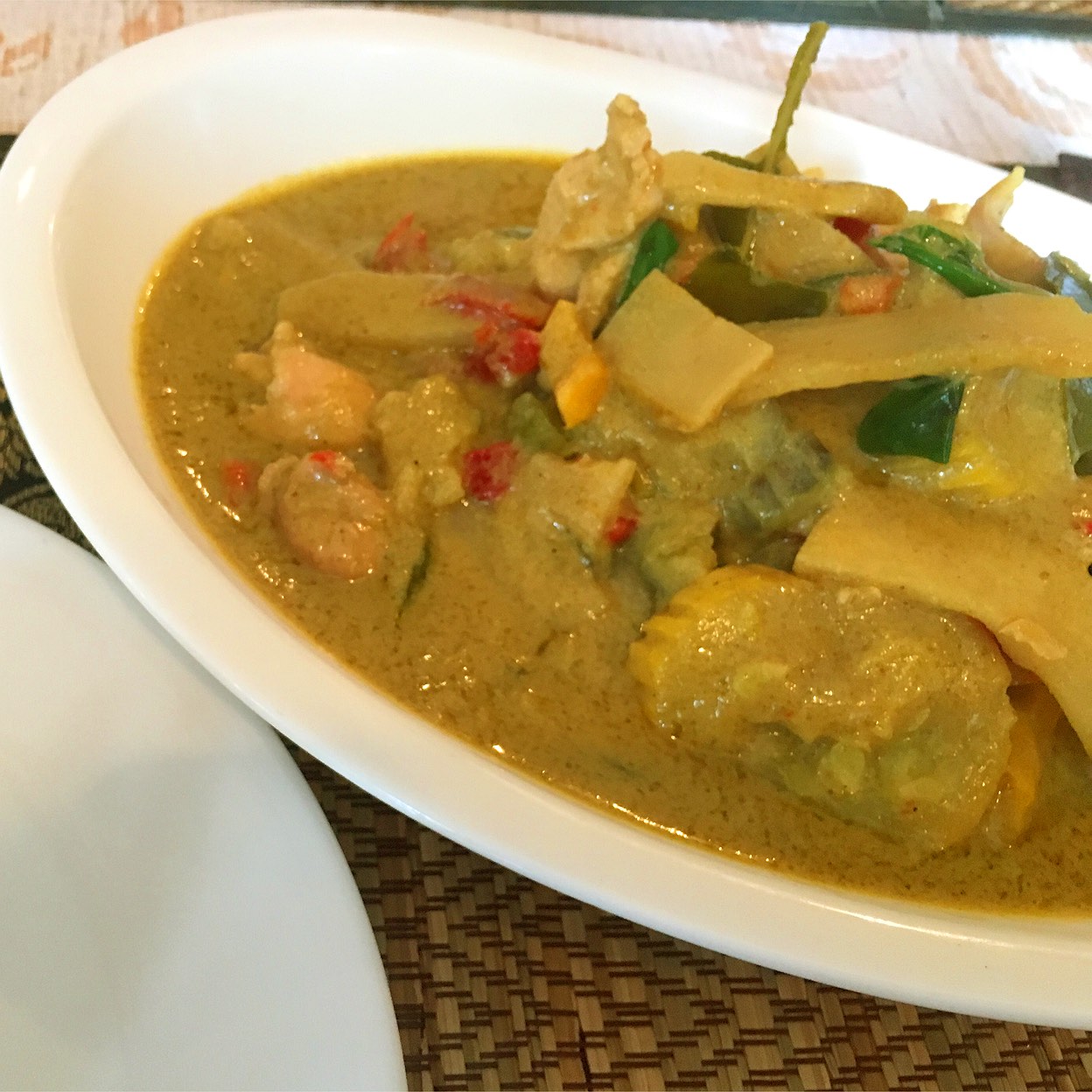 本格タイ料理レストラン PHADA’S (八戸・三沢・十和田・上北/向山/タイ料理)