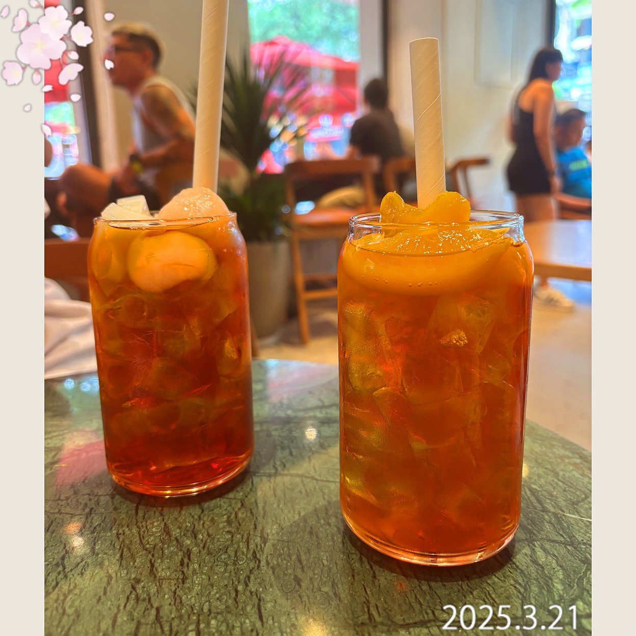 Highlands Coffee Tôn Thất Thiệp - Quận 1 (カフェ)