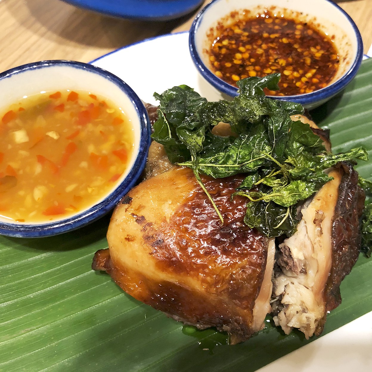 Talad Nam Seafood (ตลาดน้ำซีฟู้ด) (タイ料理)